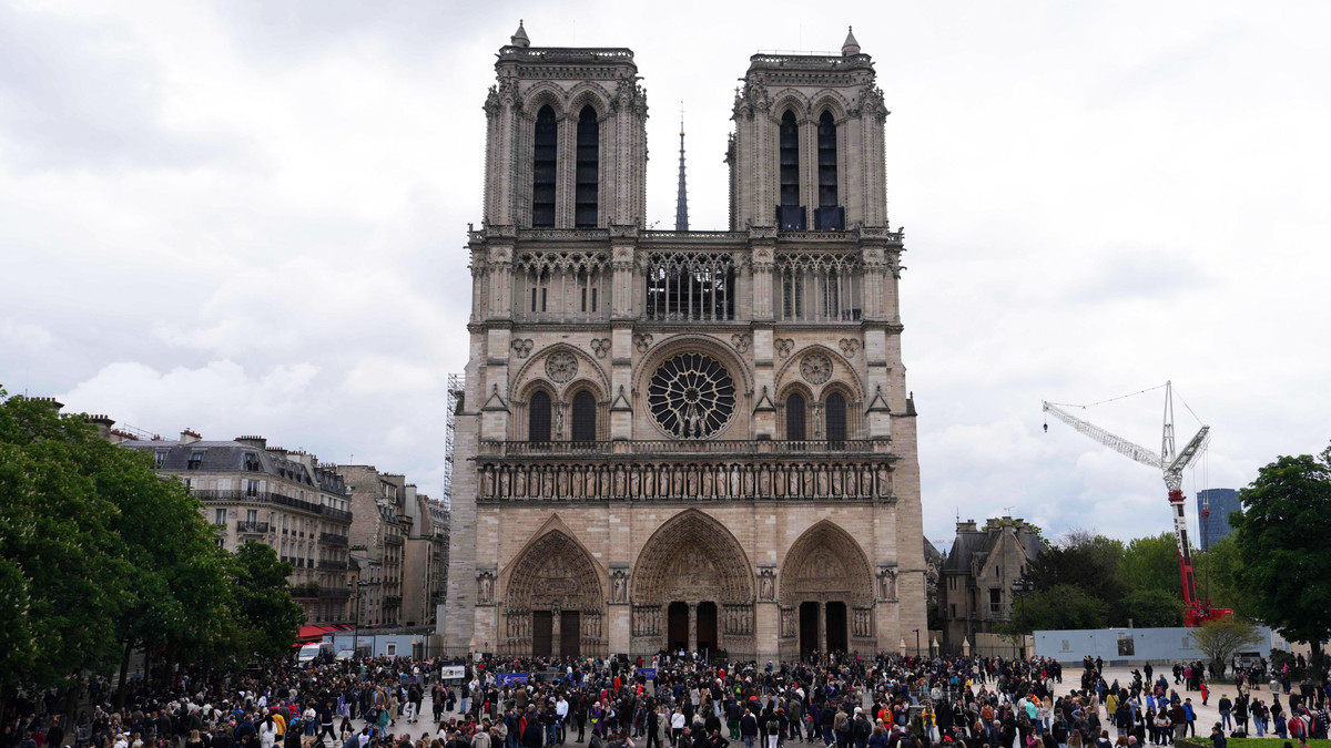 Notre Dame braucht noch 140 Millionen