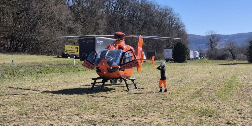 26-Jähriger mit Rettungshubschrauber abgeholt - B83 wieder frei