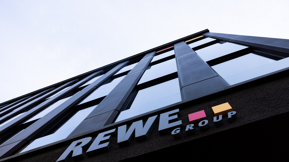 Rewe Group erhöht freiwillig Löhne und Gehälter