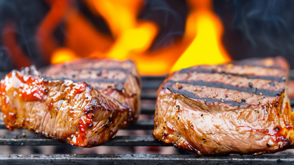 Rindersteak grillen: So wird das Fleisch auf dem Grill perfekt