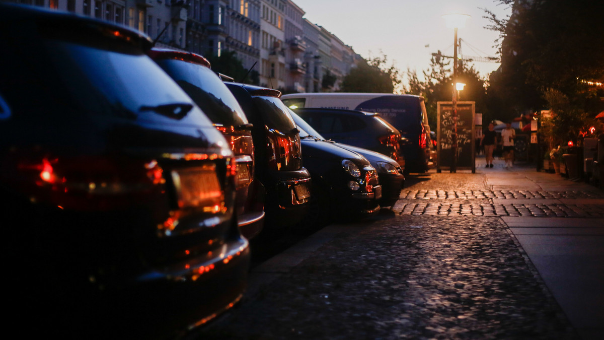 Tausende Euro Schaden: Diebe stehlen Autospiegel in Offenbach