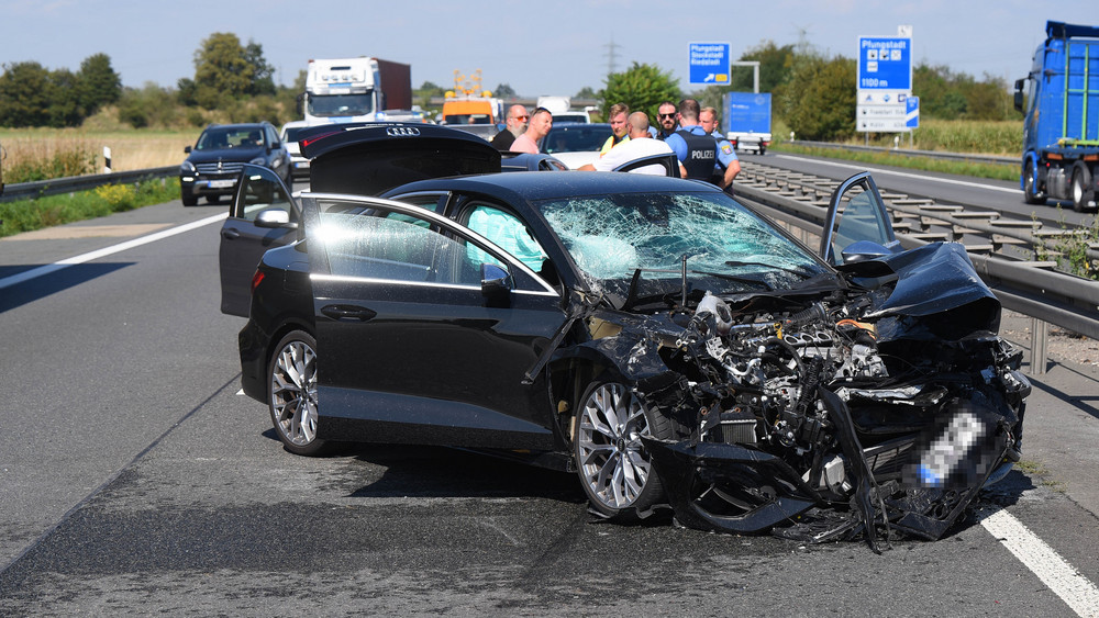 Nach Flucht-Versuch auf A67: Mutmaßlicher Unfallverursacher in U-Haft