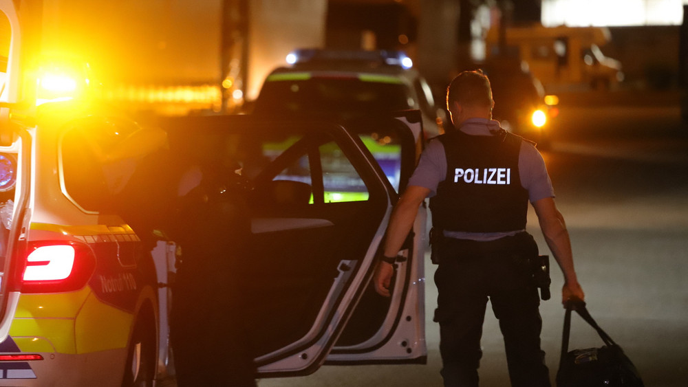Blutiger Streit bei Bensheim: LKW-Fahrer an A5 mit Messer verletzt