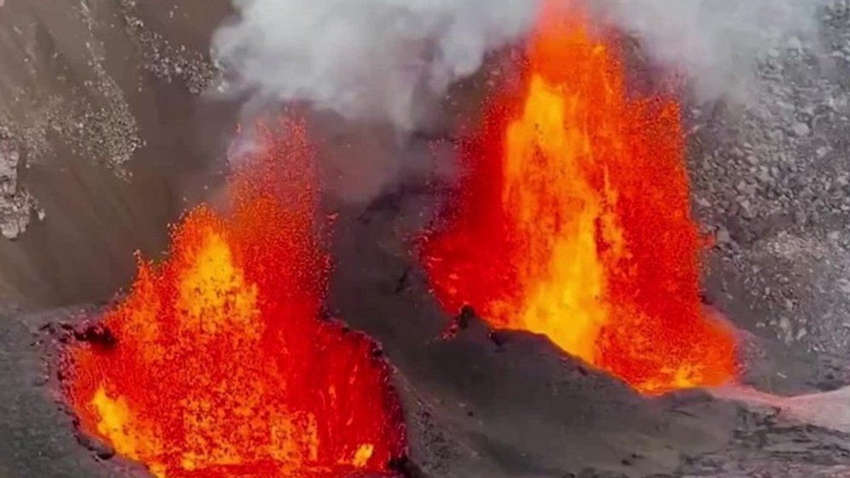 Vulkan auf Hawaii schießt Lava über 70 Meter hoch