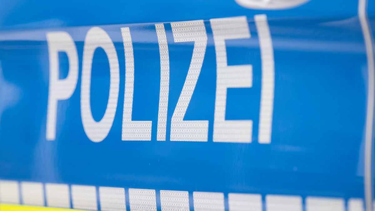 Unfall bei Wiesbaden: 1.000 Liter Diesel auf A3 ausgelaufen