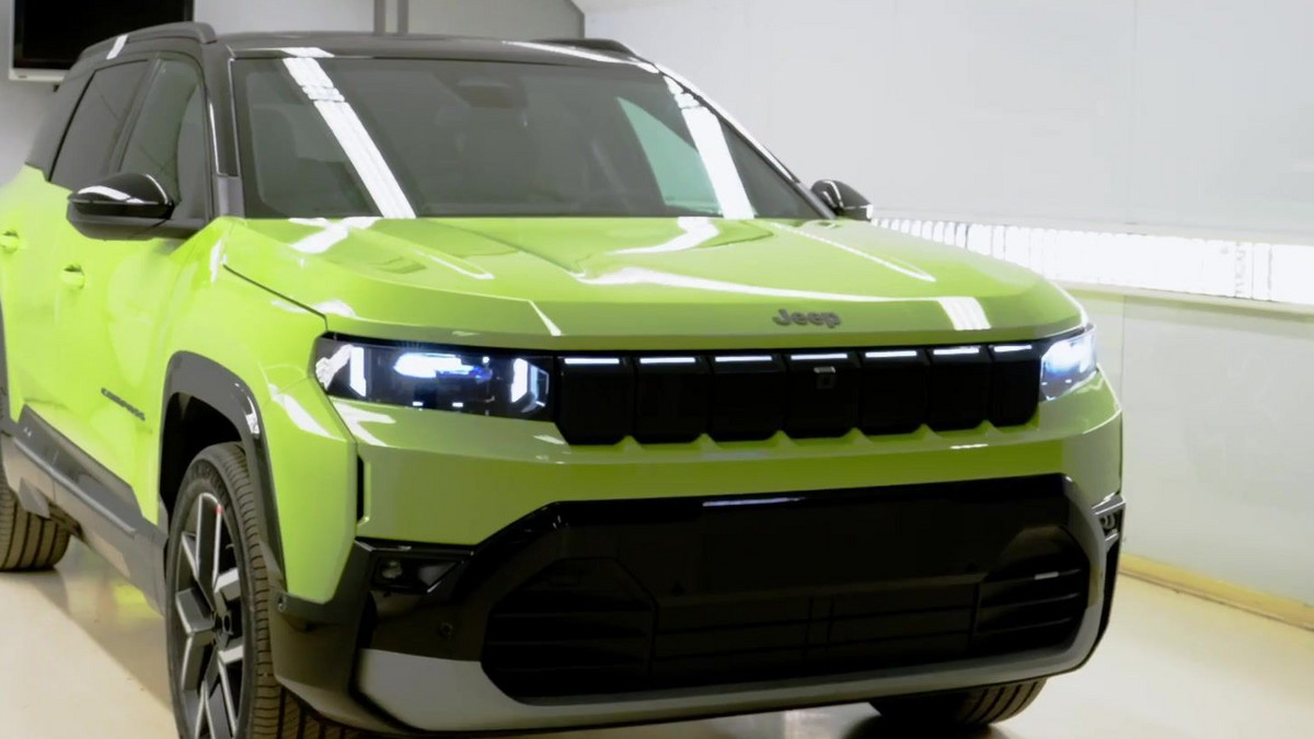 Jeep® startet Produktion des neuen Compass im Stellantis-Werk Melfi