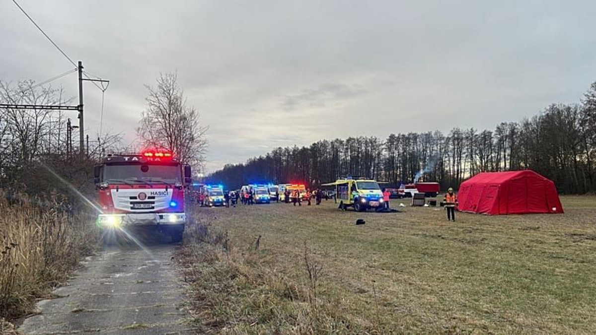 Schwerer Zugunfall in Tschechien mit mehr als 40 Verletzten