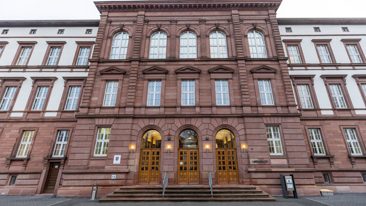 Mutter steht in Gießen vor Gericht wegen Totschlag an ihrem Baby