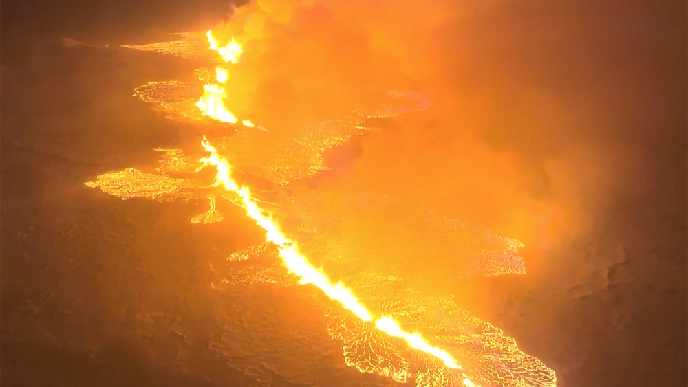 Vulkanischer Ausbruch auf Island nach Erdbebenserie Vulkanischer Ausbruch auf Island nach Erdbebenserie