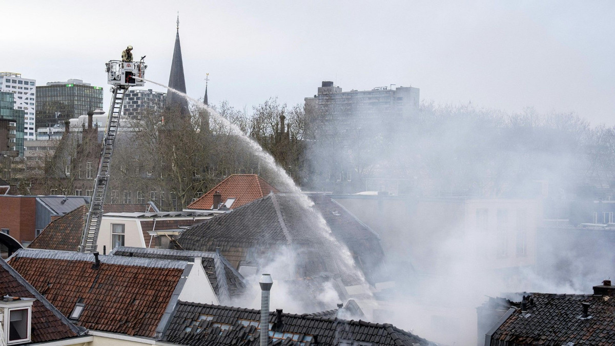 Utrecht: "Gigantische Explosion" und Brand