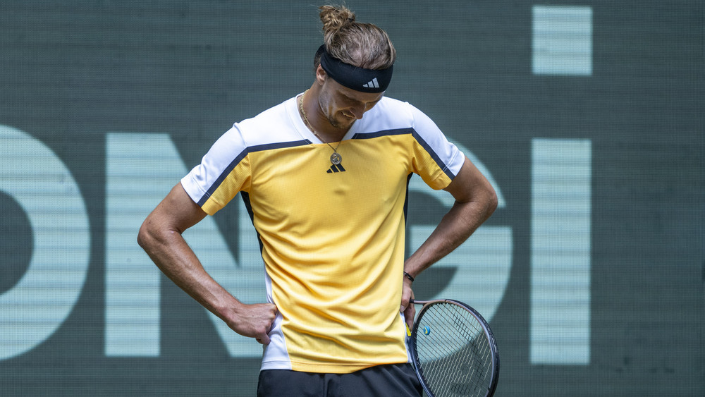 Tennisprofi Zverev scheitert im Halbfinale in Halle gegen Hurkacz