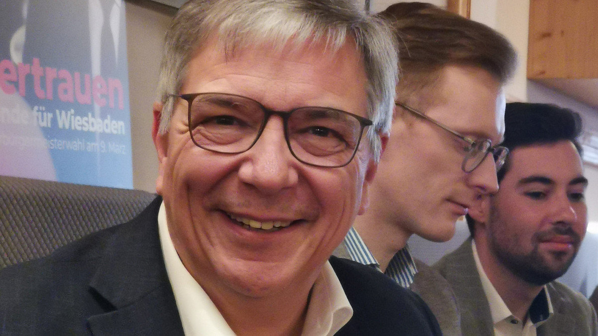 Gert-Uwe Mende: Neue Amtszeit des OB in Wiesbaden gestartet