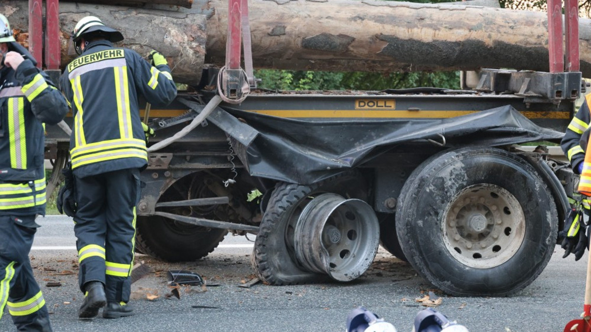 Schwerer Unfall auf B27: Vollsperrung zwischen Hünfeld und Fulda