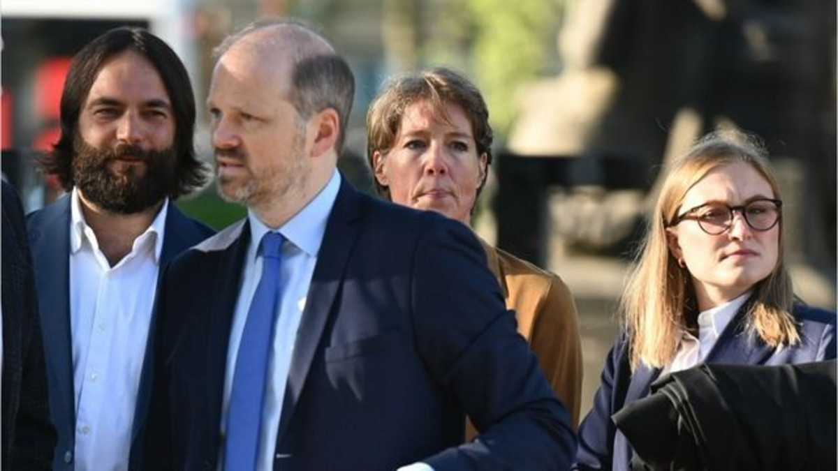 Heftiger Krach zwischen den Anwälten - dann greift Block-Verteidiger ...