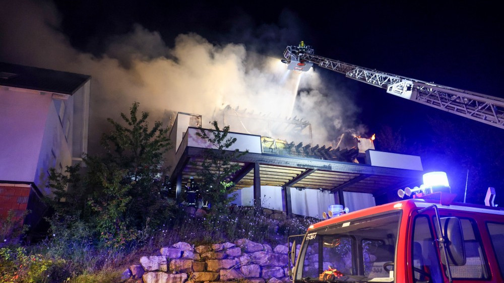 Wohnhaus in Schlüchtern-Herolz abgebrannt: Feuerwehrmann verletzt