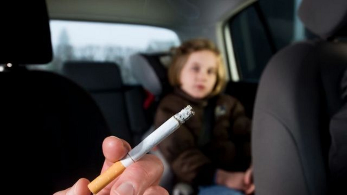 Jetzt soll das Rauchverbot im Auto doch kommen