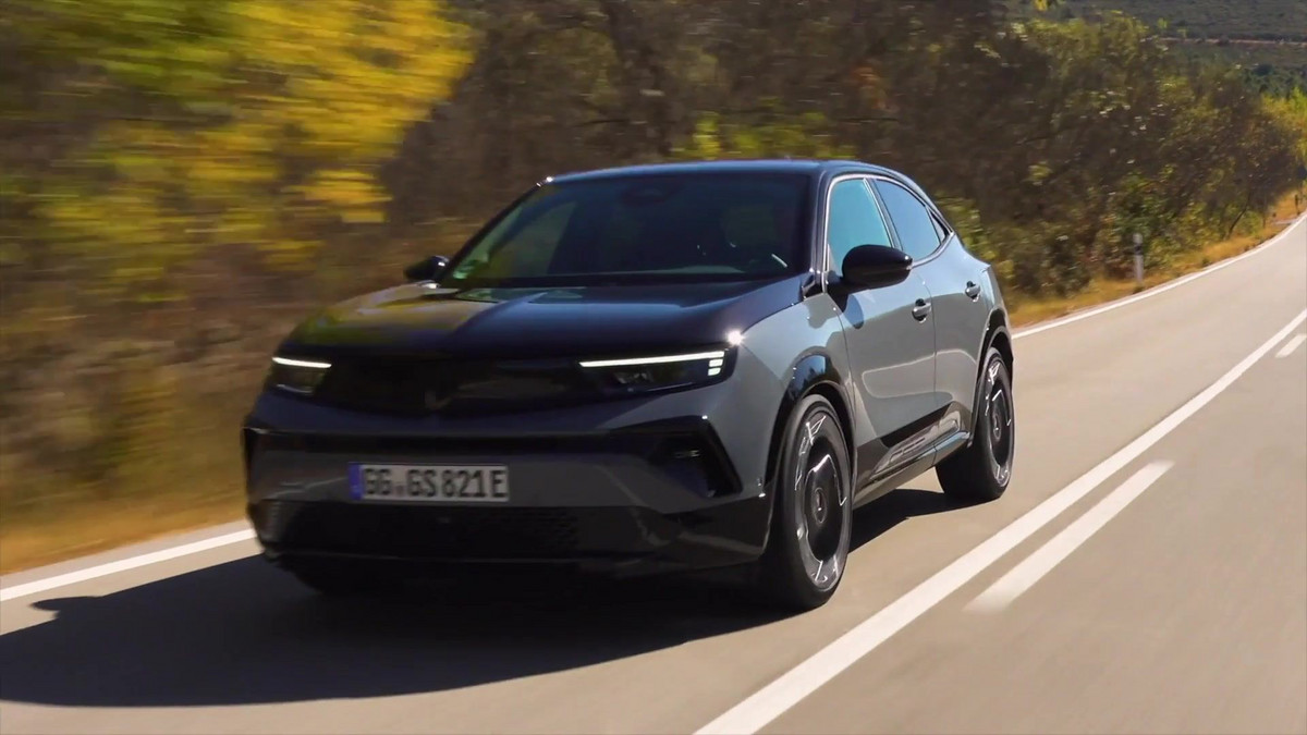 Der neue Opel Mokka GSE - Volle Elektro-Power - 207 kW (281 PS) und GSE ...