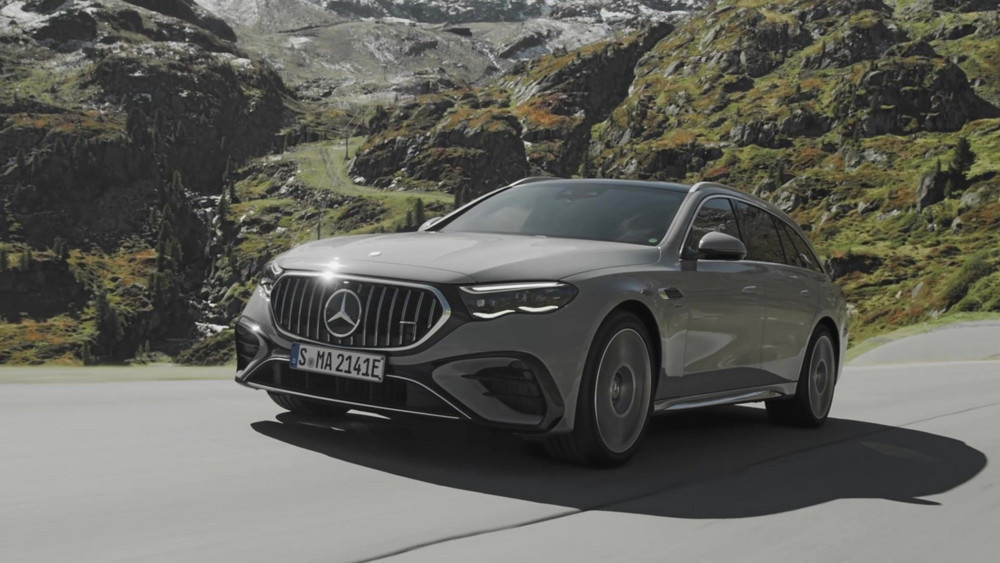 Der Mercedes-AMG E 53 HYBRID 4MATIC - AMG Fahrprogramme mit weiter ...
