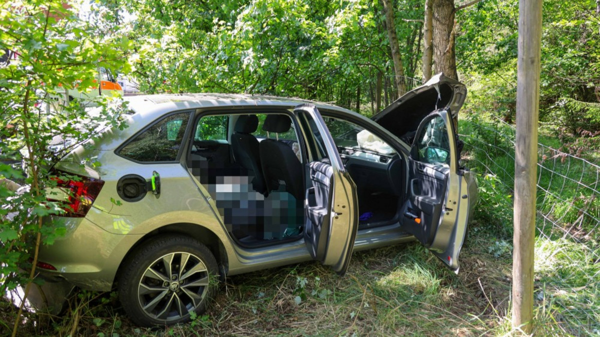 Spurwechsel geht schief: Zwei Verletzte nach Unfall auf A7