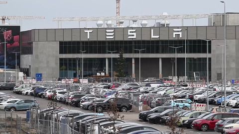 Schwere Arbeitsunfälle bei Tesla - Heil zeigt sich besorgt