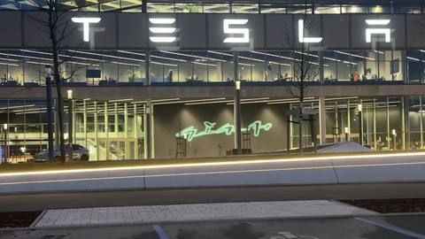 Nach Anschlag: Stromversorgung im Tesla-Werk läuft wieder