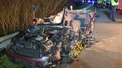 Frontalzusammenstoß auf der B41: Ein Toter und mehrere Verletzte