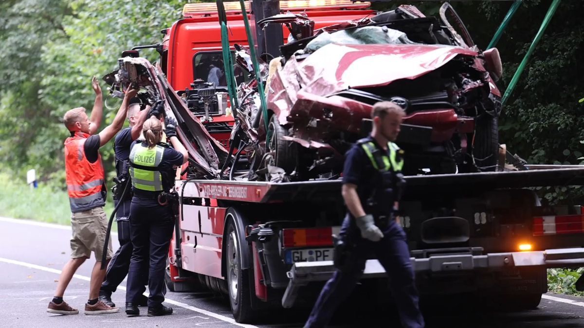 Vier Menschen sterben bei Unfall in NRW - 16-Jähriger am Steuer