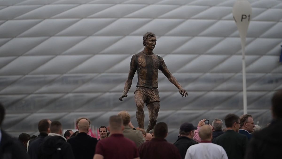 «Legenden bleiben»: Beckenbauer-Statue in München enthüllt