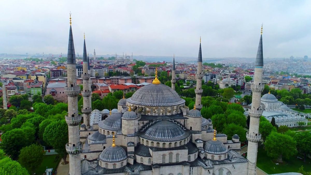 Lebensmittelvergiftung im Urlaub? Zwei deutsche Kinder und Mutter ...