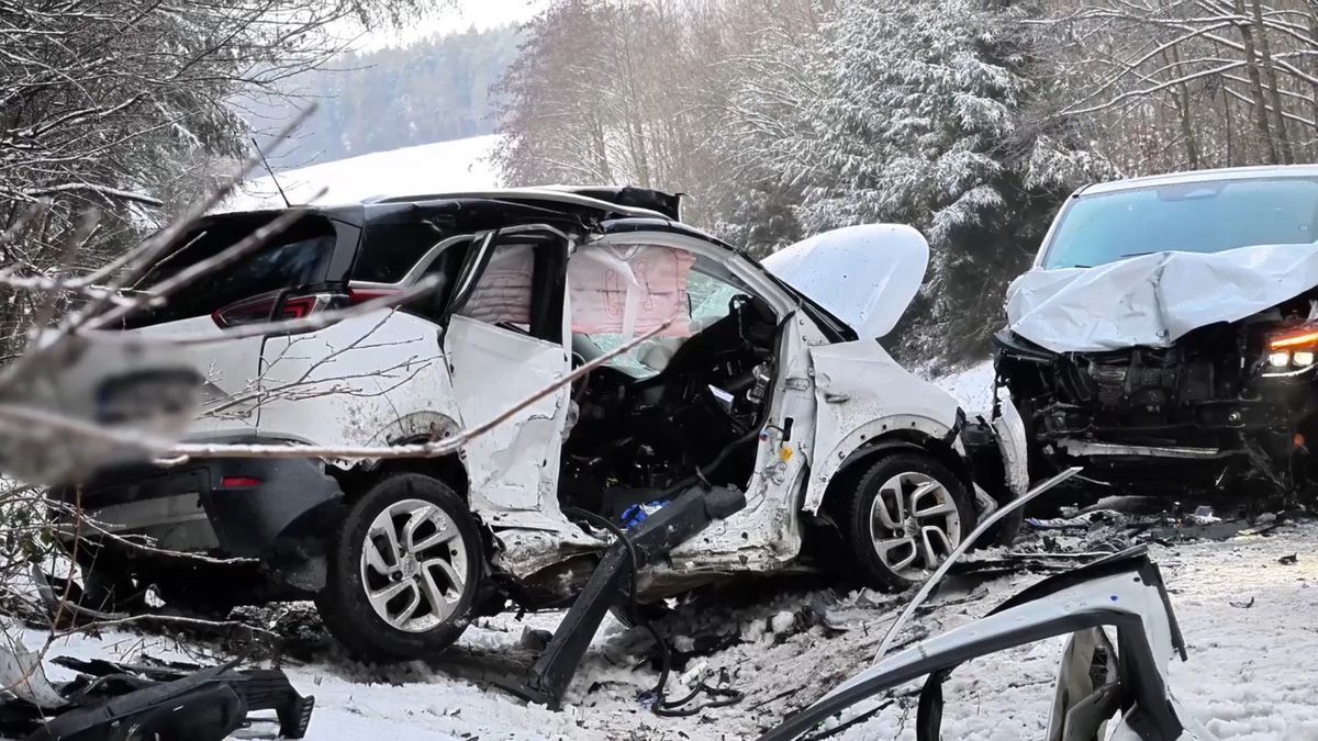 Tödlicher Glätteunfall in Bayern: Frontalzusammenstoß bei Reisbach
