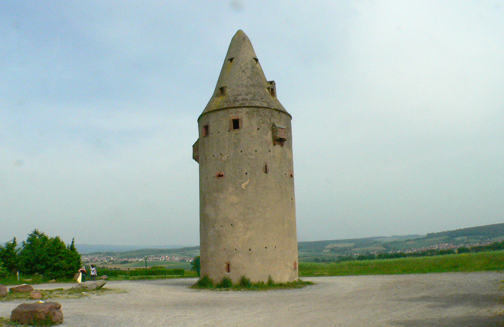 Der einsame Wartturm in Schaafheim