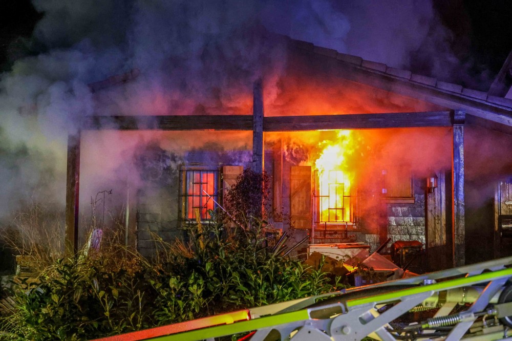 Frau stirbt bei nächtlichem Hausbrand in Schotten